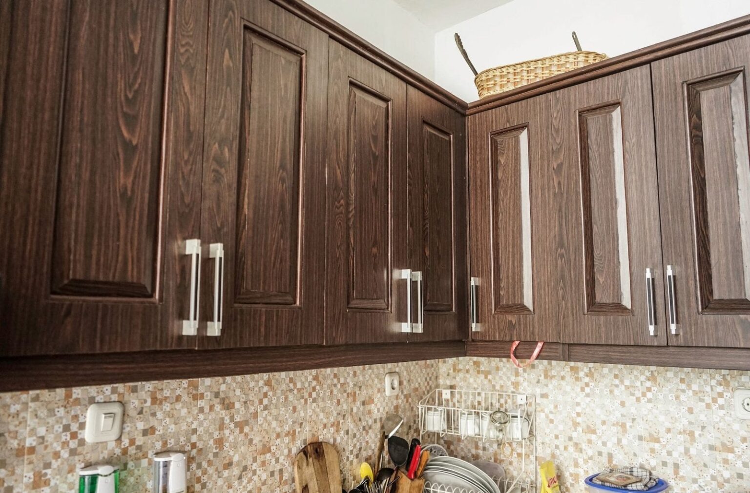 Why Kitchen Cabinets Lose Their Shine Over Time - custompainting-inc.com